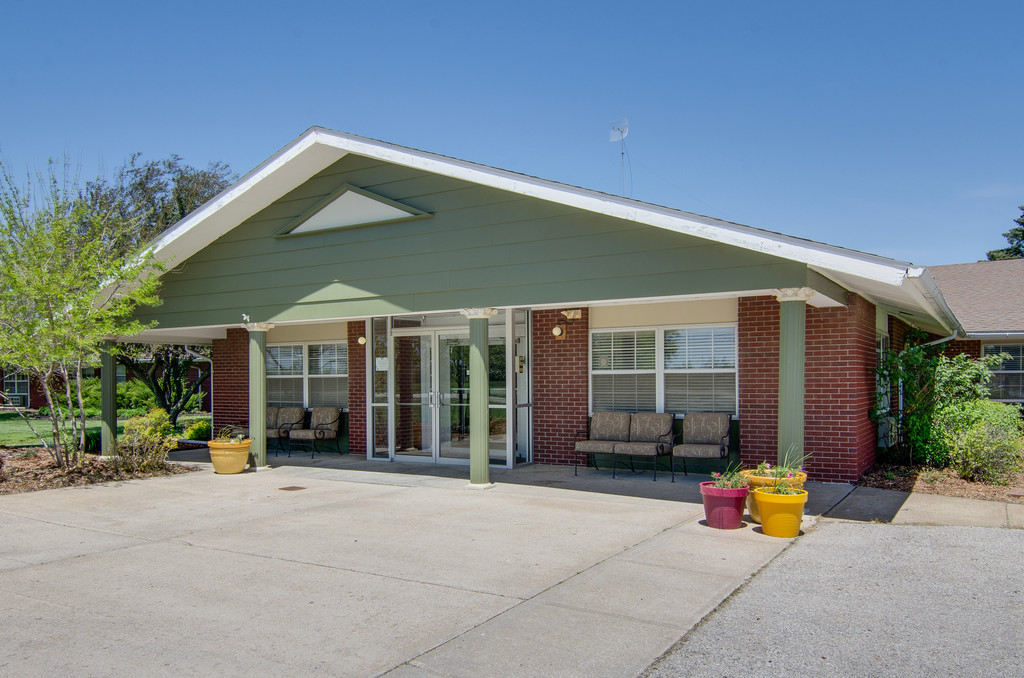 Skilled Nursing & Rehab in Moran, KS | Moran Manor