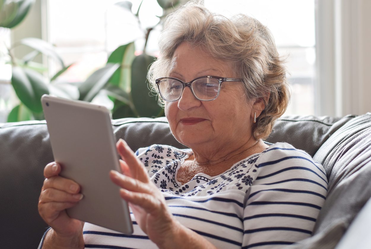 The Best Tablets for Seniors | Americare Senior Living